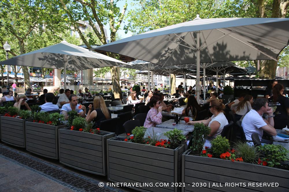 What to order in a tourist restaurant - Fine Traveling